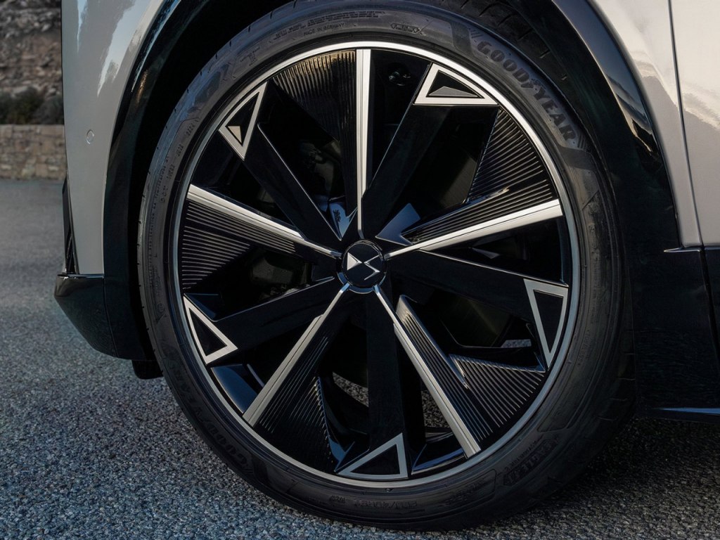 N°8 | Elektrischer SUV | DS Automobiles AT